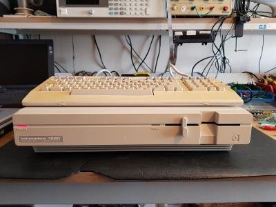 Commodore C128D | Museo Del Videojuego